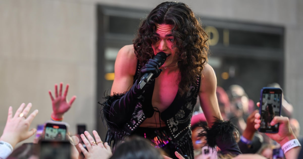 Conan Gray performs new song ‘Disaster’ live on TODAY