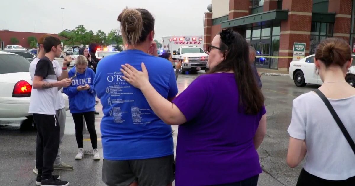 Indiana mall gunman kills 3 before being shot by bystander