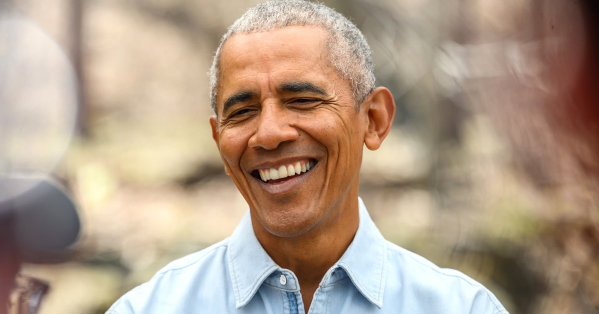 Obama reveals his 2022 summer playlist and reading list