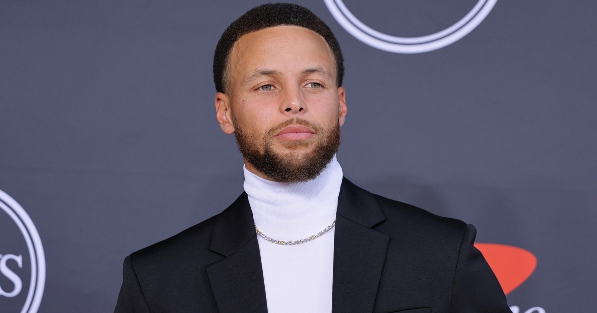 Steph Curry celebrates three major milestones at Davidson College