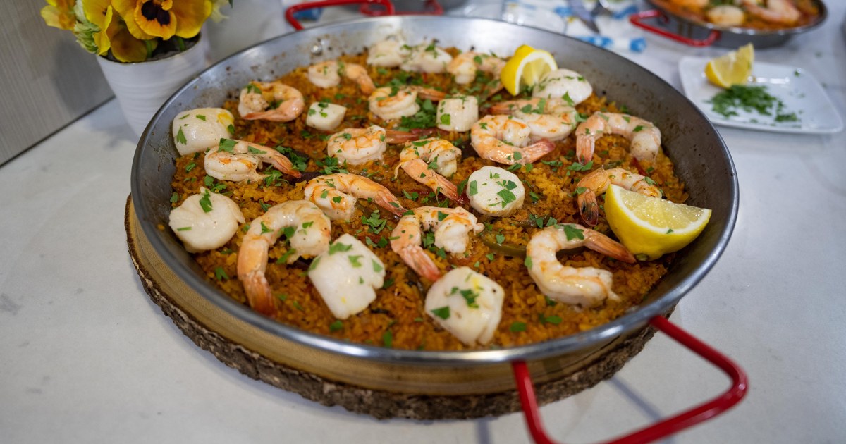 Make this simple, delicious seafood paella for dinner