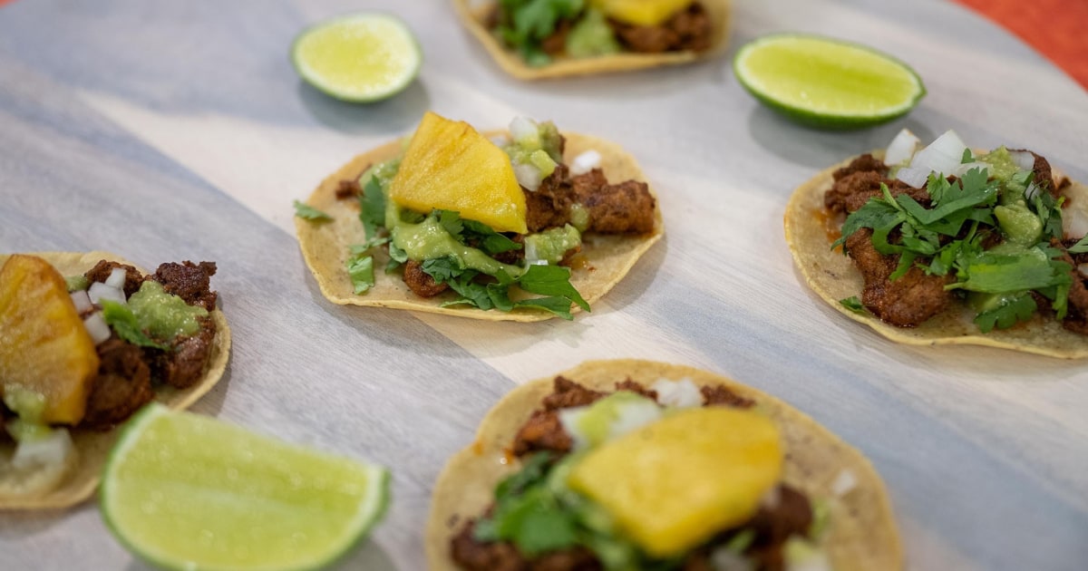 Pork or chicken tacos: Get the recipe for Día de los Muertos!
