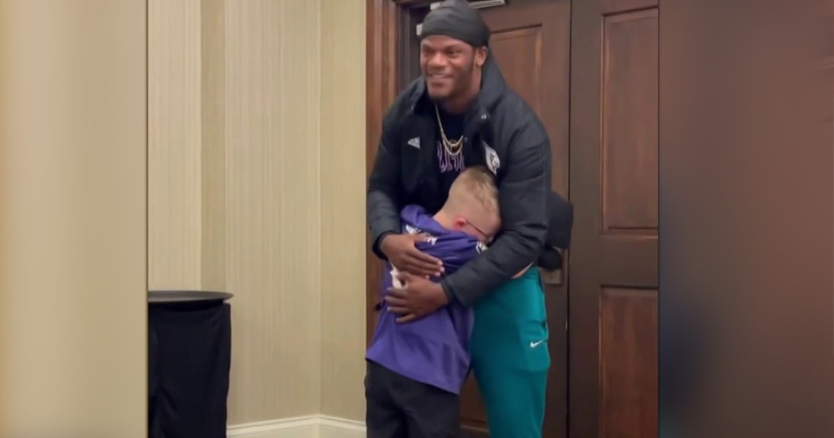 See Baltimore Ravens' QB Lamar Jackson surprise young fan
