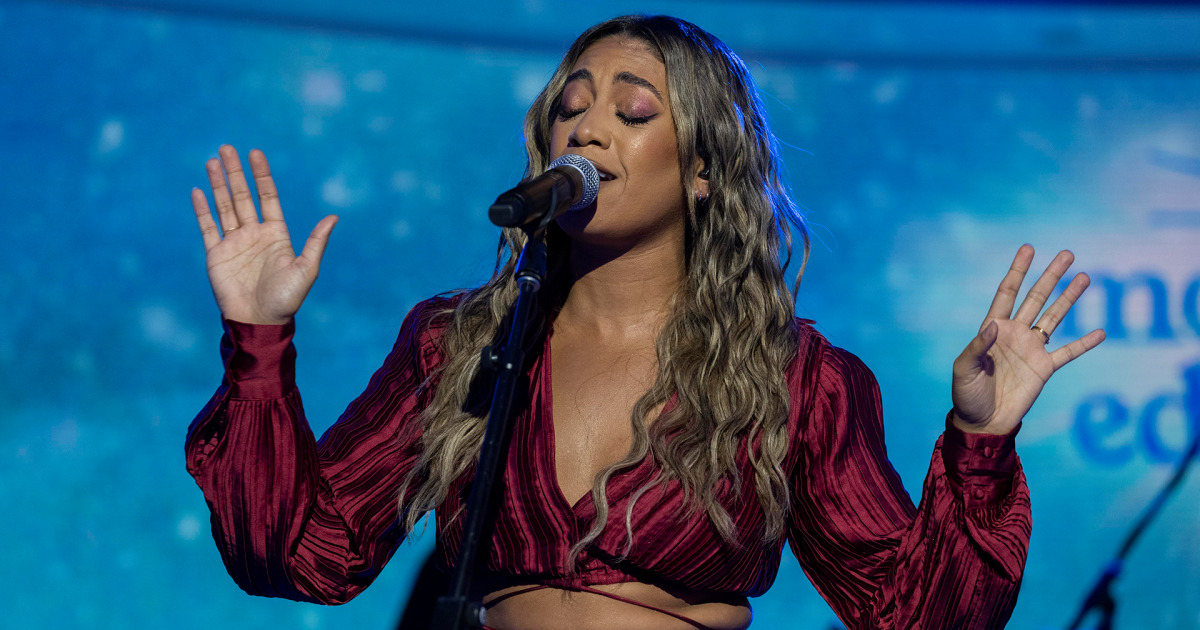 Madeline Edwards performs ‘The Wolves’ live on TODAY