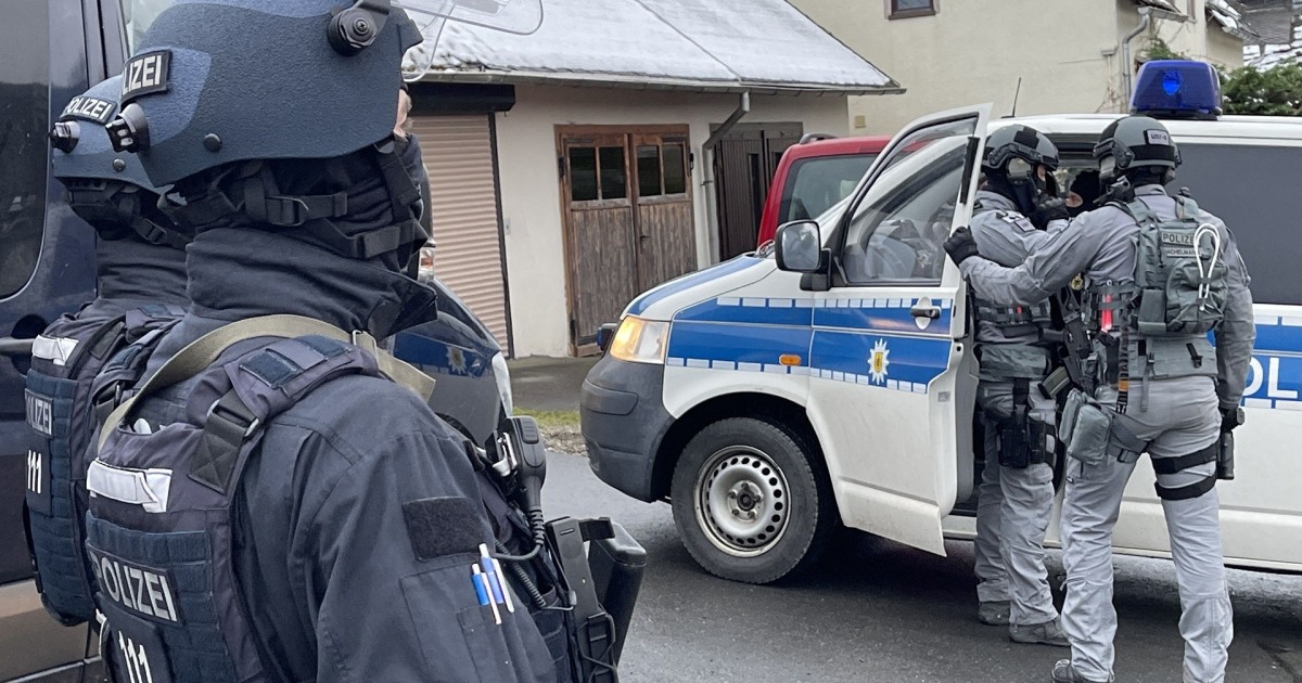 German police arrest 25 people involved in far-right extremist plot