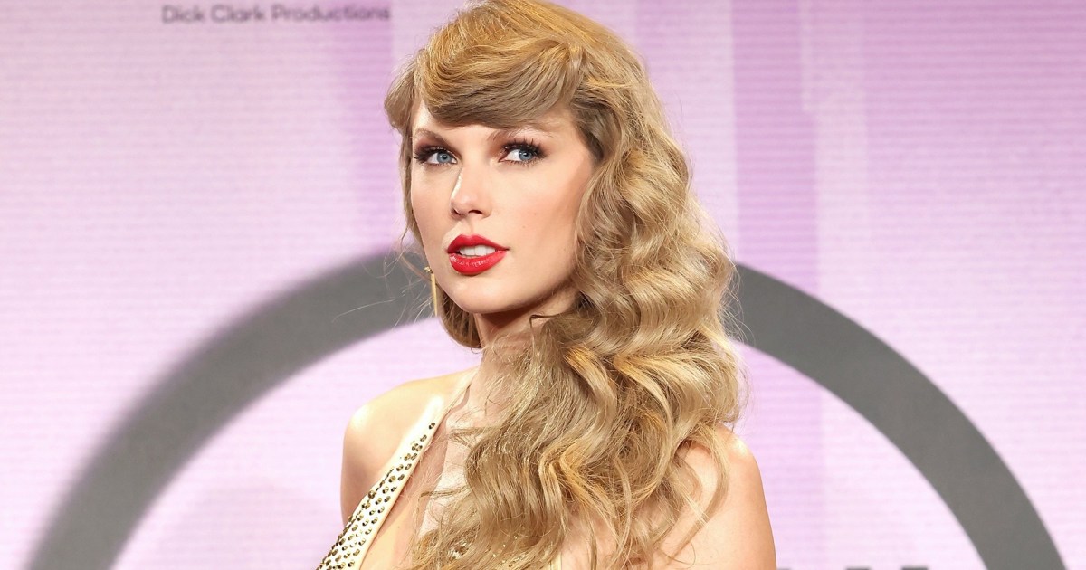 Taylor Swift to make directorial debut for Searchlight Pictures