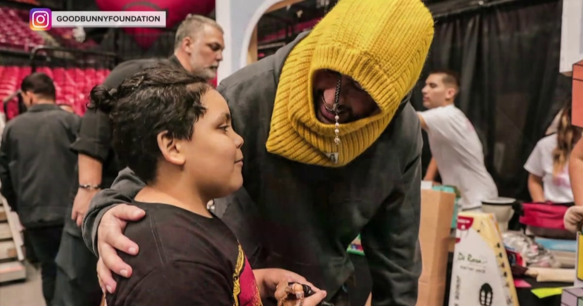 Bad Bunny distributes 25,000 gifts to community in San Juan