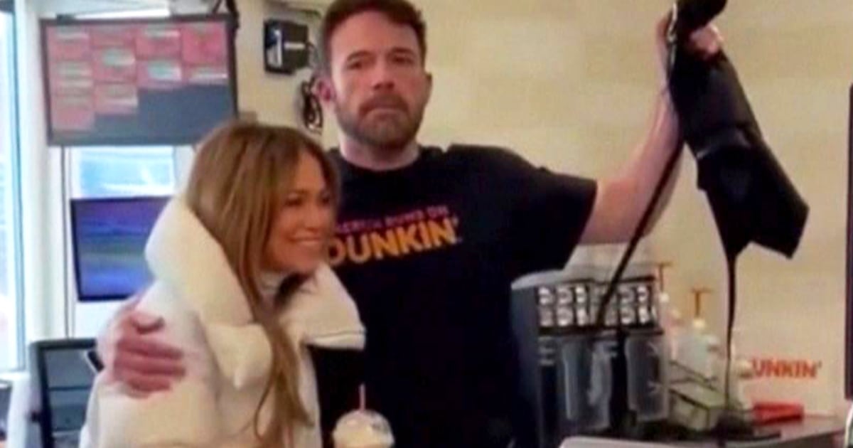 Ben Affleck spotted handing out coffees at Dunkin’