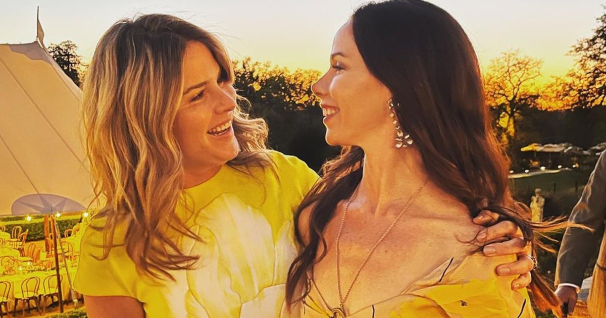 Jenna and twin Barbara shone in yellow dresses at a friends wedding ...