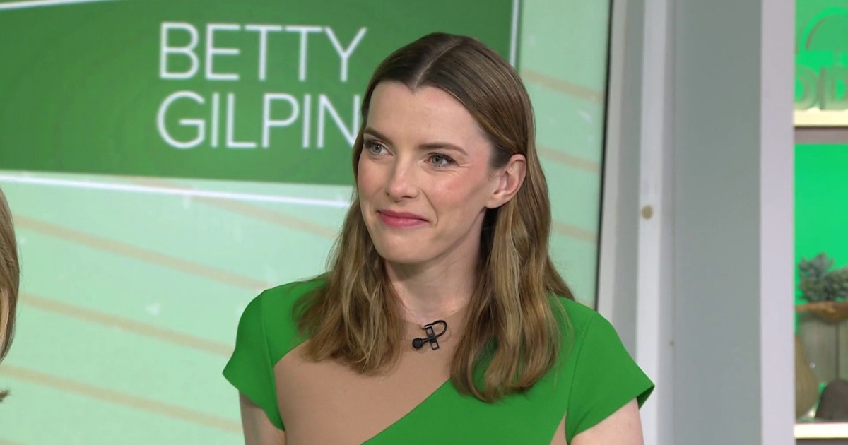 Betty Gilpin on meeting nuns on Zoom to prepare for ‘Mrs. Davis’