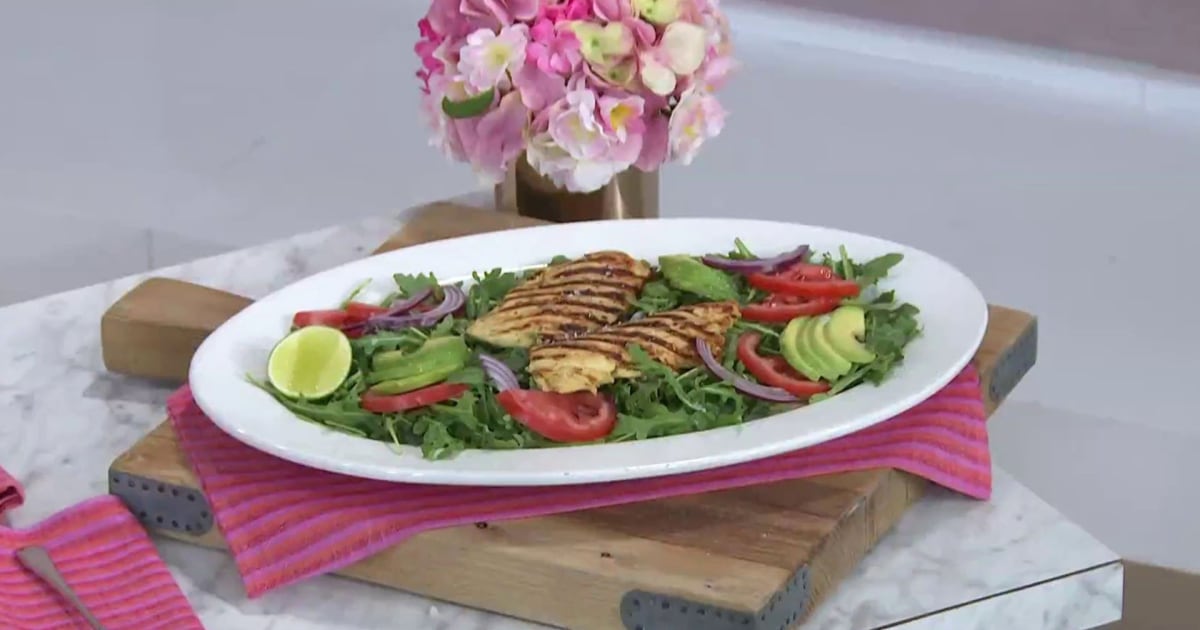 Garlic citrus mojo chicken and avocado salad: Get the recipe!