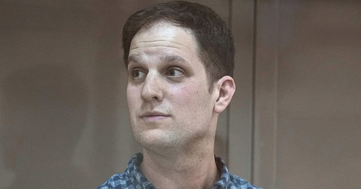 Colleagues set up letter-writing campaign for Evan Gershkovich