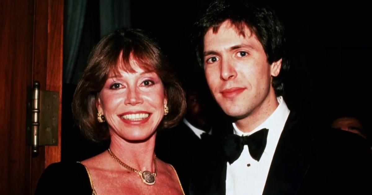 Mary Tyler Moores Husband On How They First Met Diabetes Battle