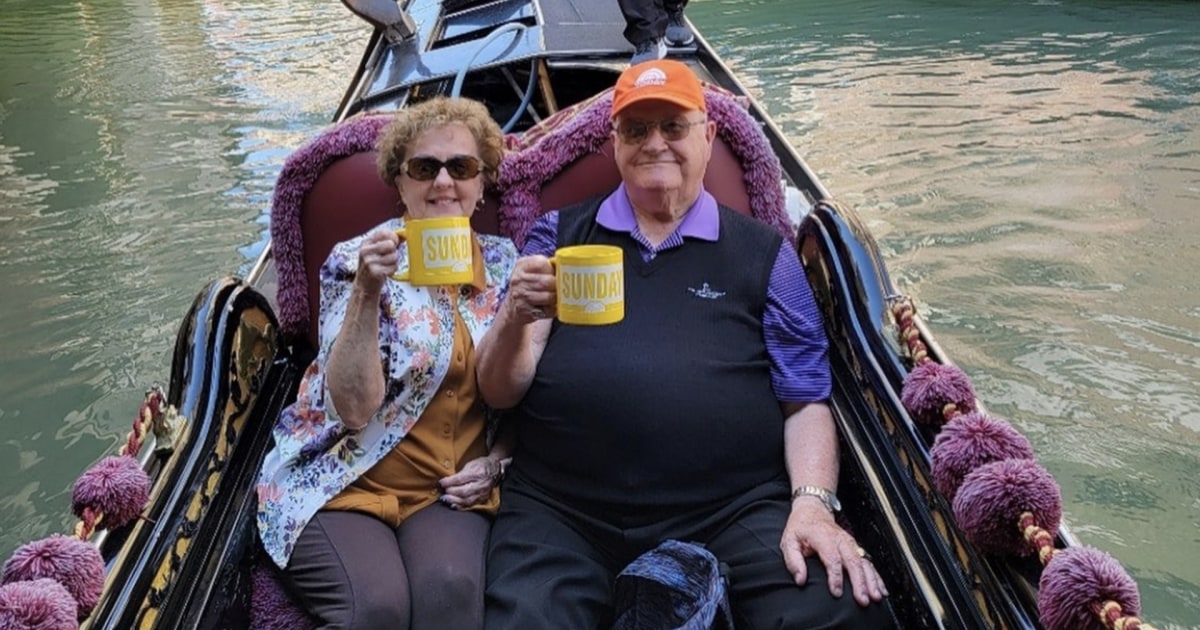 Sunday Mug Shots: Fans cruise through canals of Venice, Italy