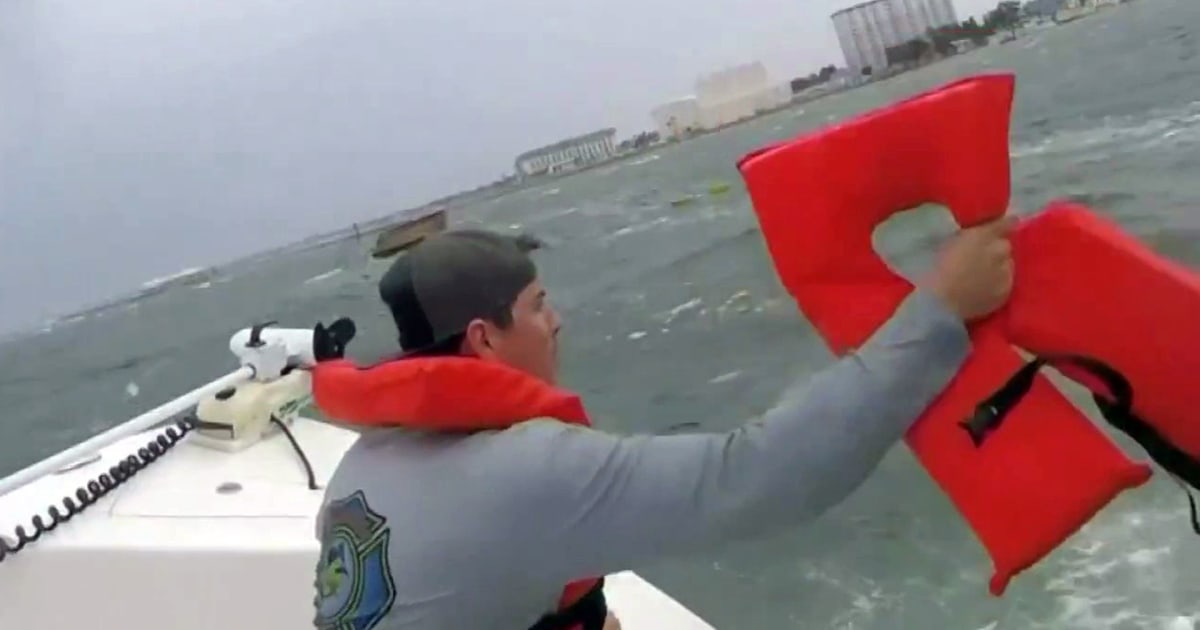 Boaters rescue people inside capsized houseboat off Florida