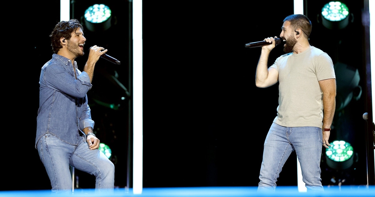 Dan + Shay reveal ‘double red chair’ as first duo on ‘The Voice’