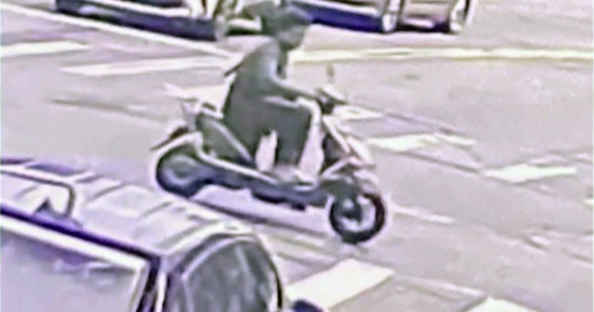 Gunman on scooter in New York City kills 1 and injures 3