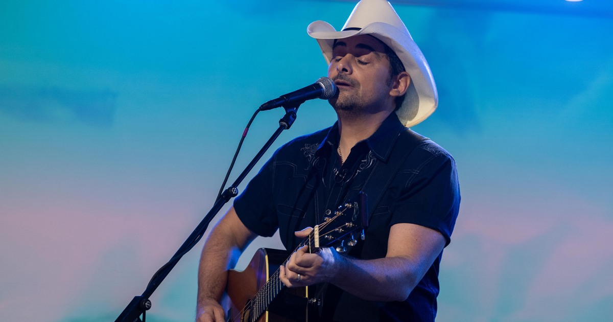 Brad Paisley performs ‘Same Here’ live on TODAY
