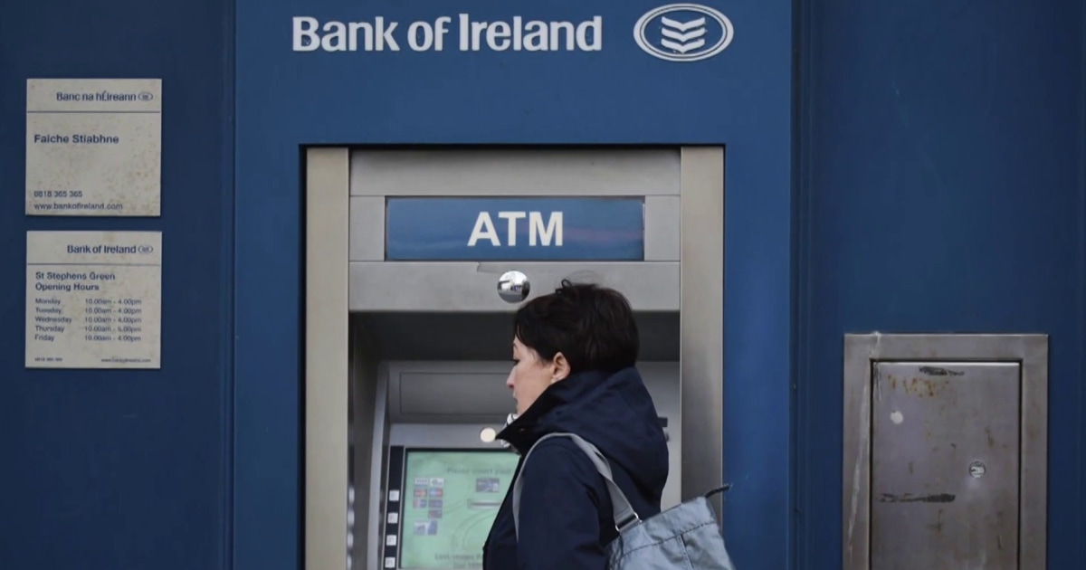 Bank glitch in Ireland leads to ATM cash grab