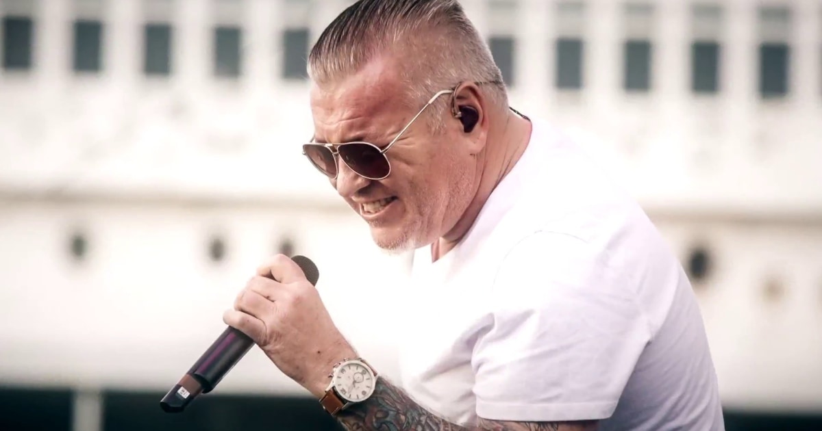 Remembering Smash Mouth singer Steve Harwell
