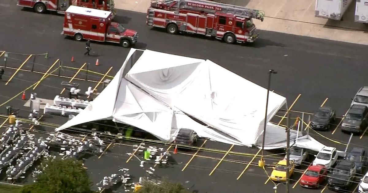 Tent collapses near Chicago, injuring dozens underneath