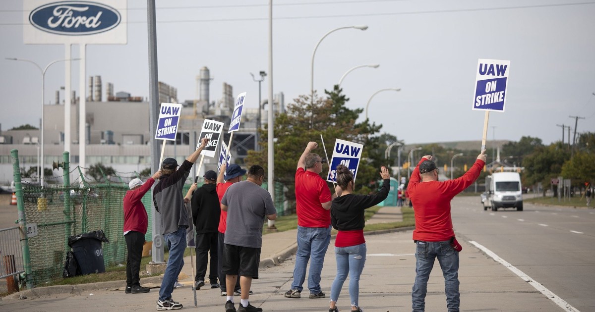 UAW strike against Big Three enters 4th day as talks continue