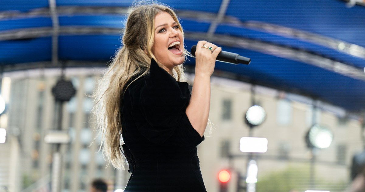 Kelly Clarkson performs hit song ‘Since U Been Gone’ on TODAY