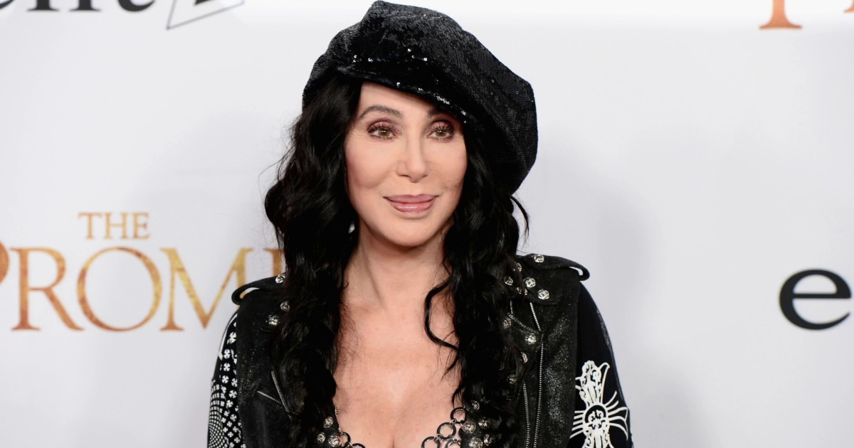 Cher announces her first-ever Christmas album