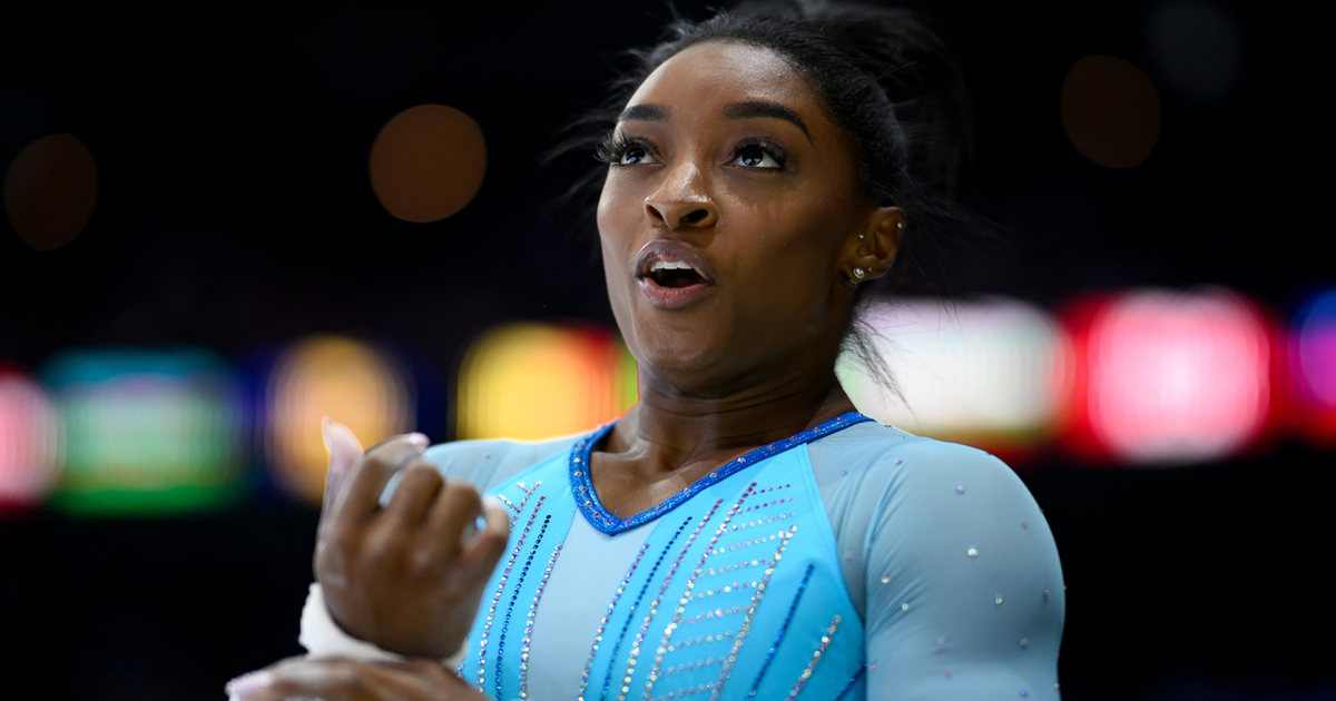 Simone Biles leads Team USA into team final for world title