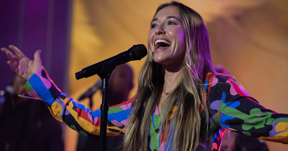 Lauren Daigle performs ‘These are the Days’ live on TODAY