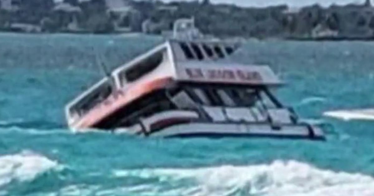 Bahamas catamaran sinks, killing American tourist