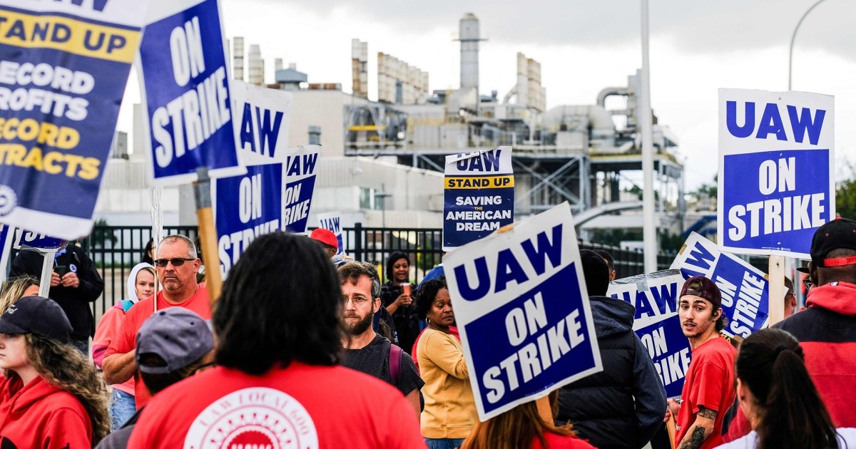 UAW ratifies contract with two of Detroit’s Big Three automakers