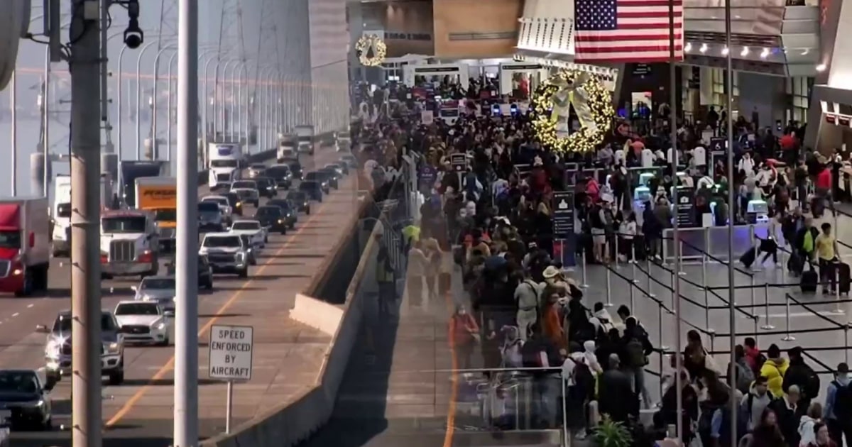 Thanksgiving travel chaos kicks off busiest days of the season