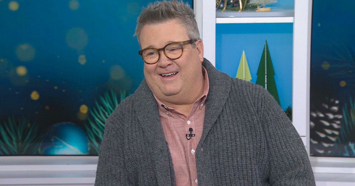 Eric Stonestreet on 'Santa Clauses,' engagement, being a meme