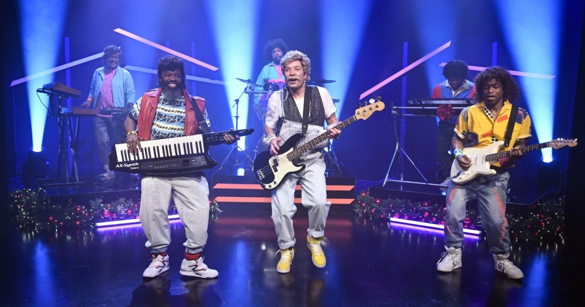 Watch: Jimmy Fallon and The Roots sing witty homage to gift cards