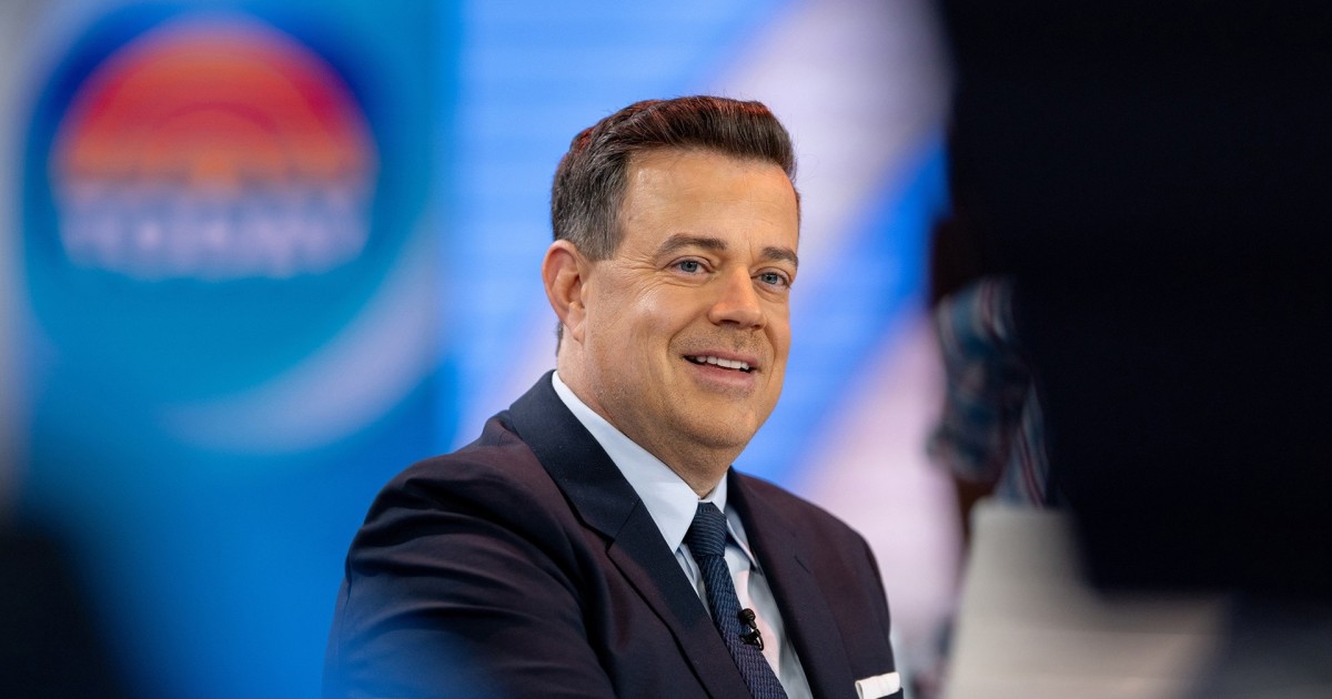 See the selfie Carson Daly snapped on Ayo Edebiri’s phone