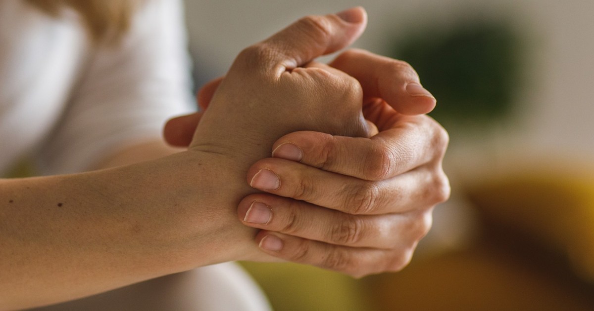 Does cracking knuckles cause arthritis? Chiropractic myths busted