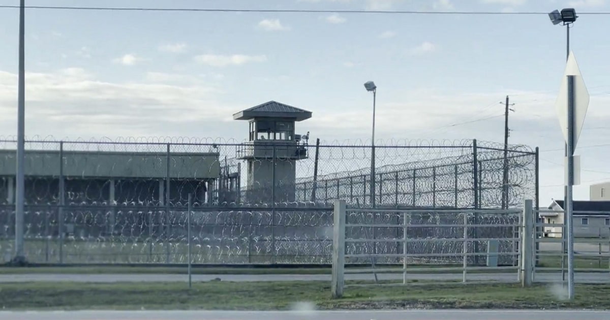 Kenneth Smith becomes first person in US executed by nitrogen