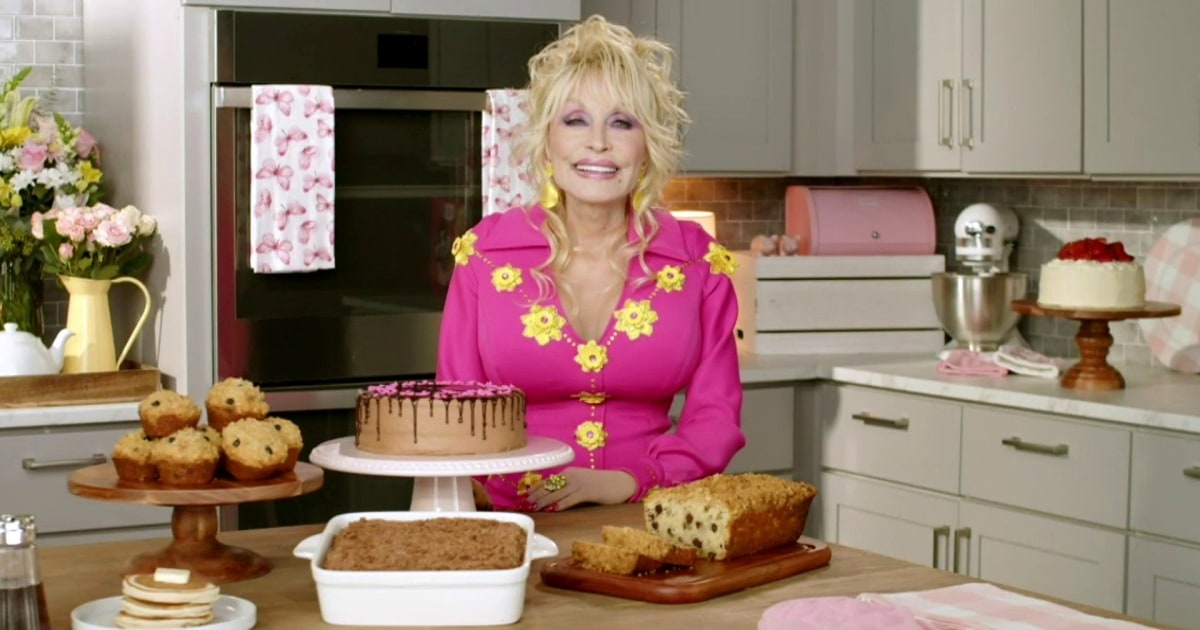 Dolly Parton announces a new line of baking products