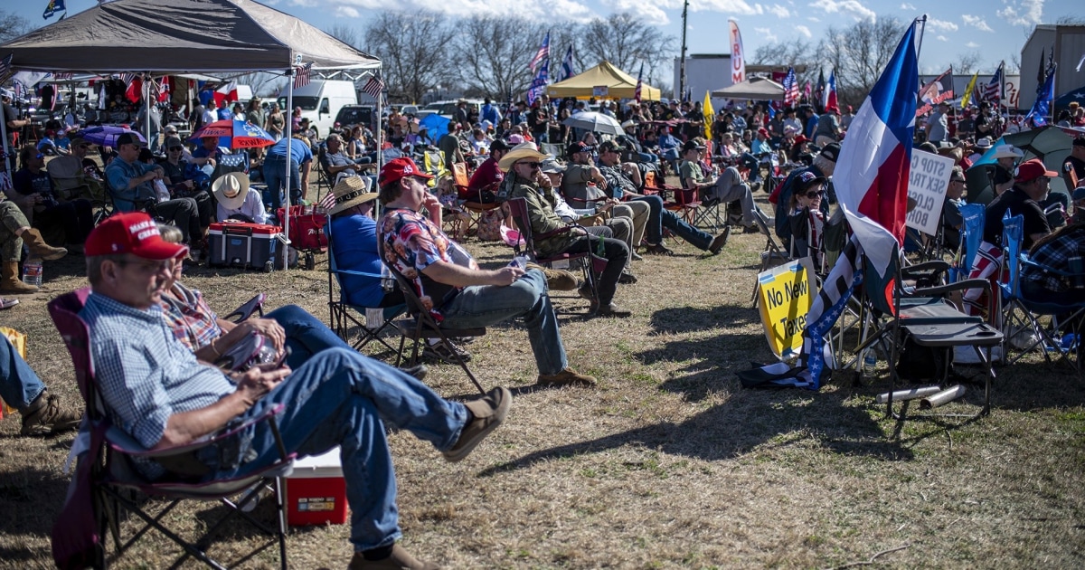 Anti-immigration convoy holds protest at the US-Mexico border