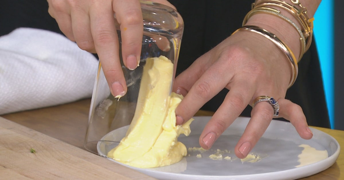 Hoda & Jenna try a viral hack for buttering corn — Does it work?