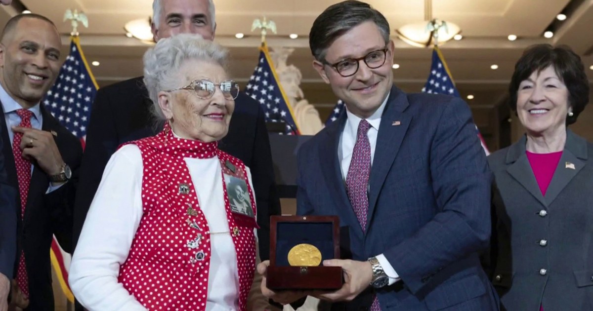 ‘Rosie the Riveters’ honored with Congressional Gold Medal