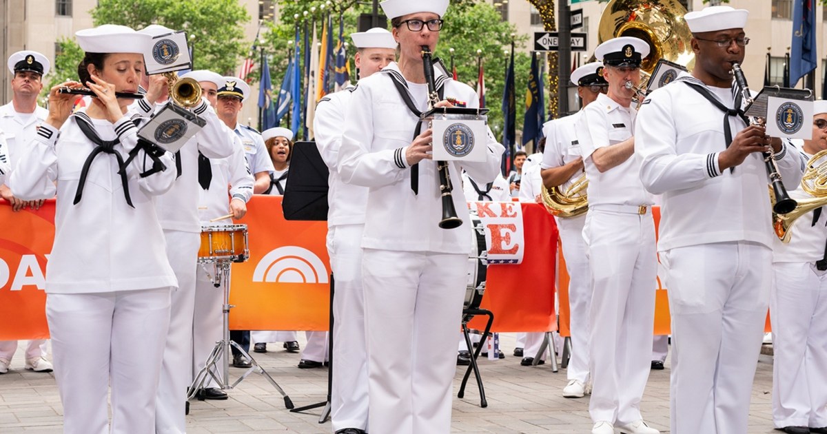 US Navy Band Northeast performs ‘God Bless America’ on TODAY