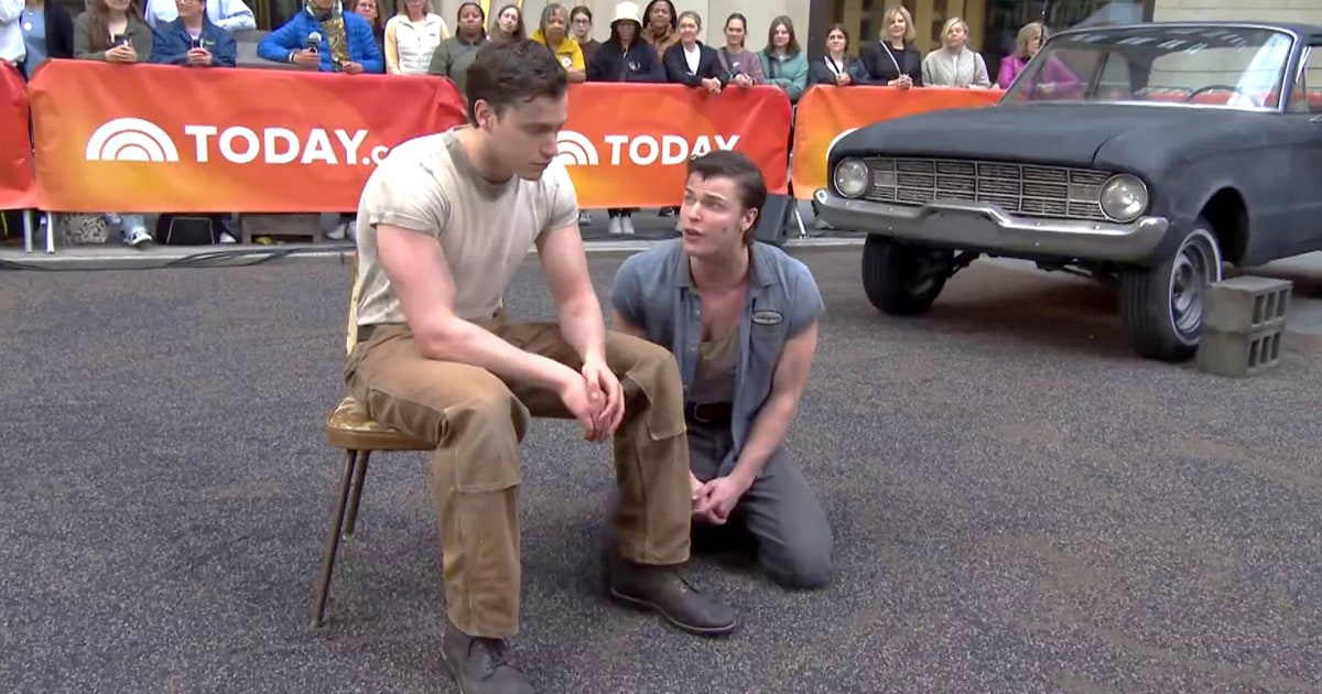 ‘The Outsiders’ cast perform ‘Throwing in the Towel’ live on TODAY