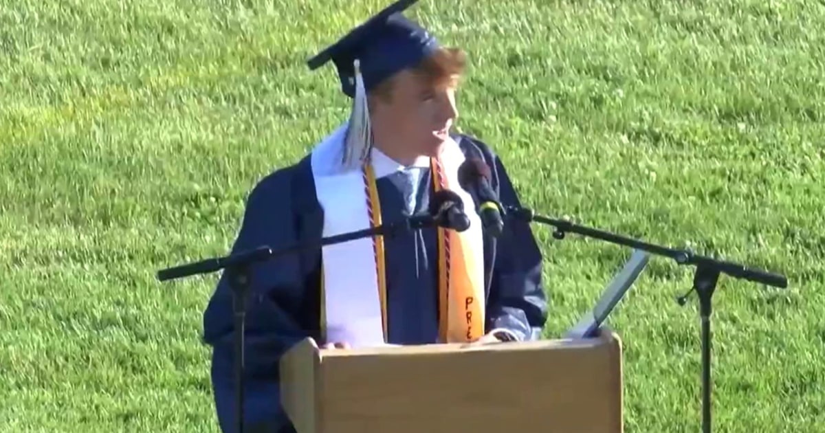 Class president writes personal note to all 180 fellow graduates