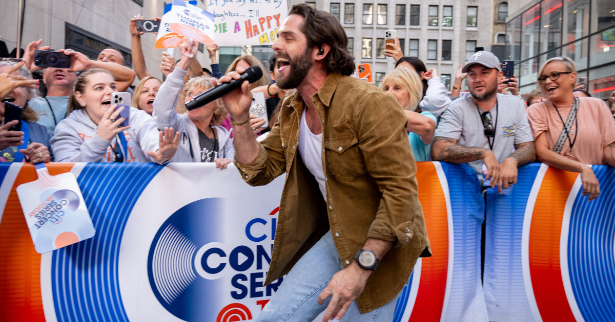 Thomas Rhett performs hit song ‘Crash and Burn’ live on TODAY