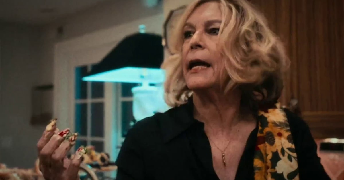 Jammie Lee Curtis, Jon Bernthal win Emmys for ‘The Bear’