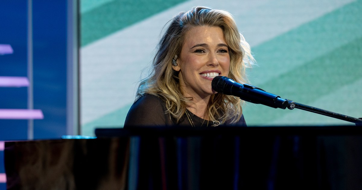 Rachel Platten performs 'Caroline' off new album live on TODAY