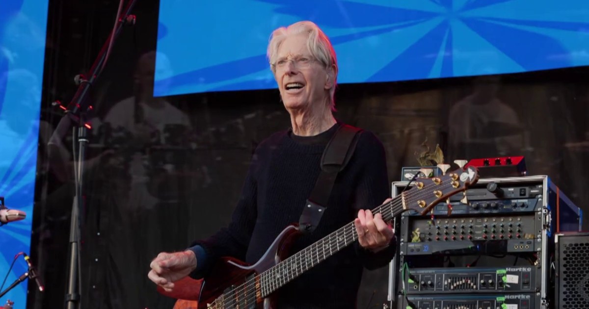 Phil Lesh, founding member of Grateful Dead, dies at 84