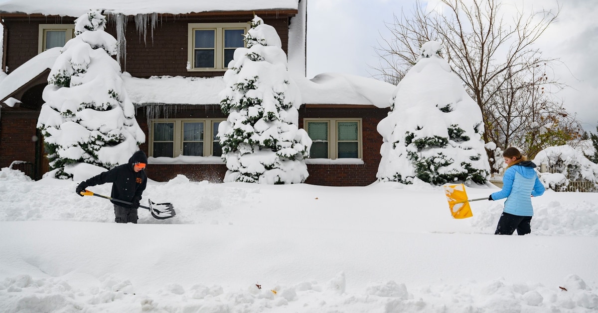 Snow batters Northeast and Midwest amid freezing temperatures